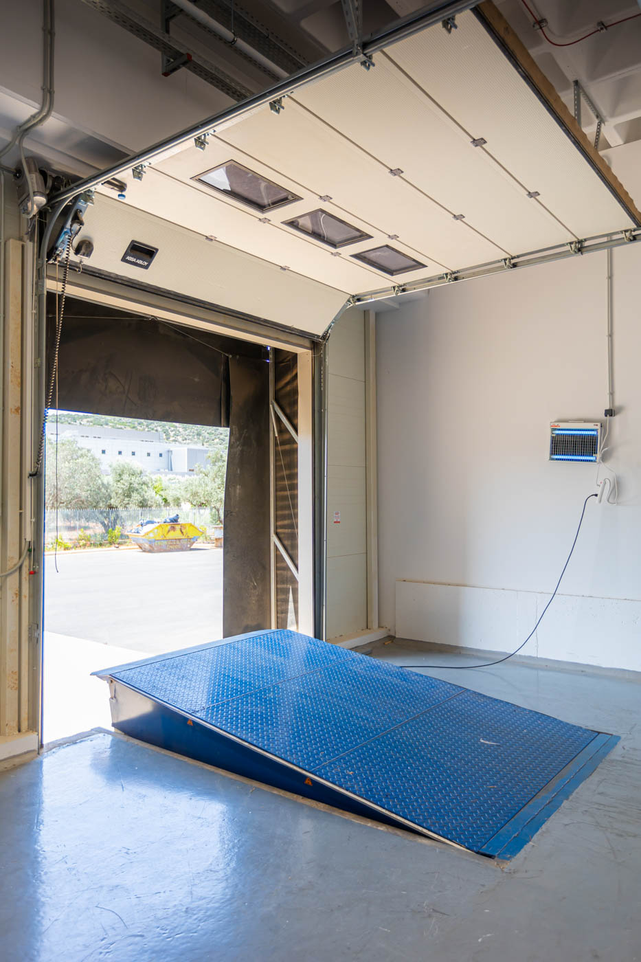 Installation of Dock shelters